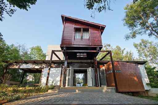 10 Luxury Farmhouses In Bangalore For Weekend Trips In 2021 Revv 10-luxury-farmhouses-in-bangalore-for-weekend-trips-in-2021-revv